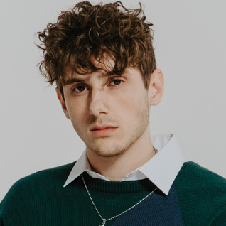 JVKE (Jake Lawson) - teksty, interpretacje i tłumaczenia piosenek - Groove